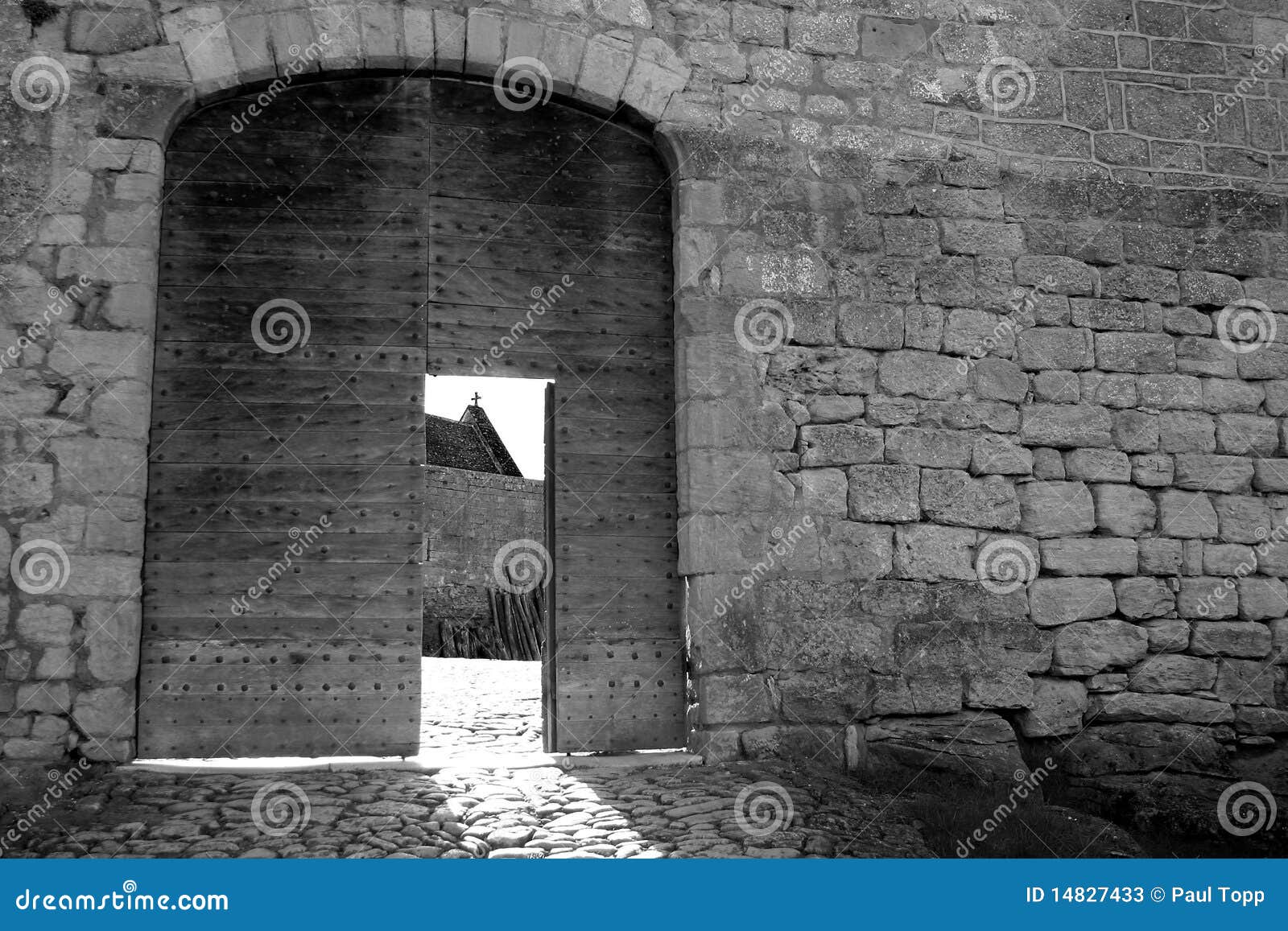 Schwarzweiss-Midieval Schloss-Wand Stockbild - Bild von europa, stein ...