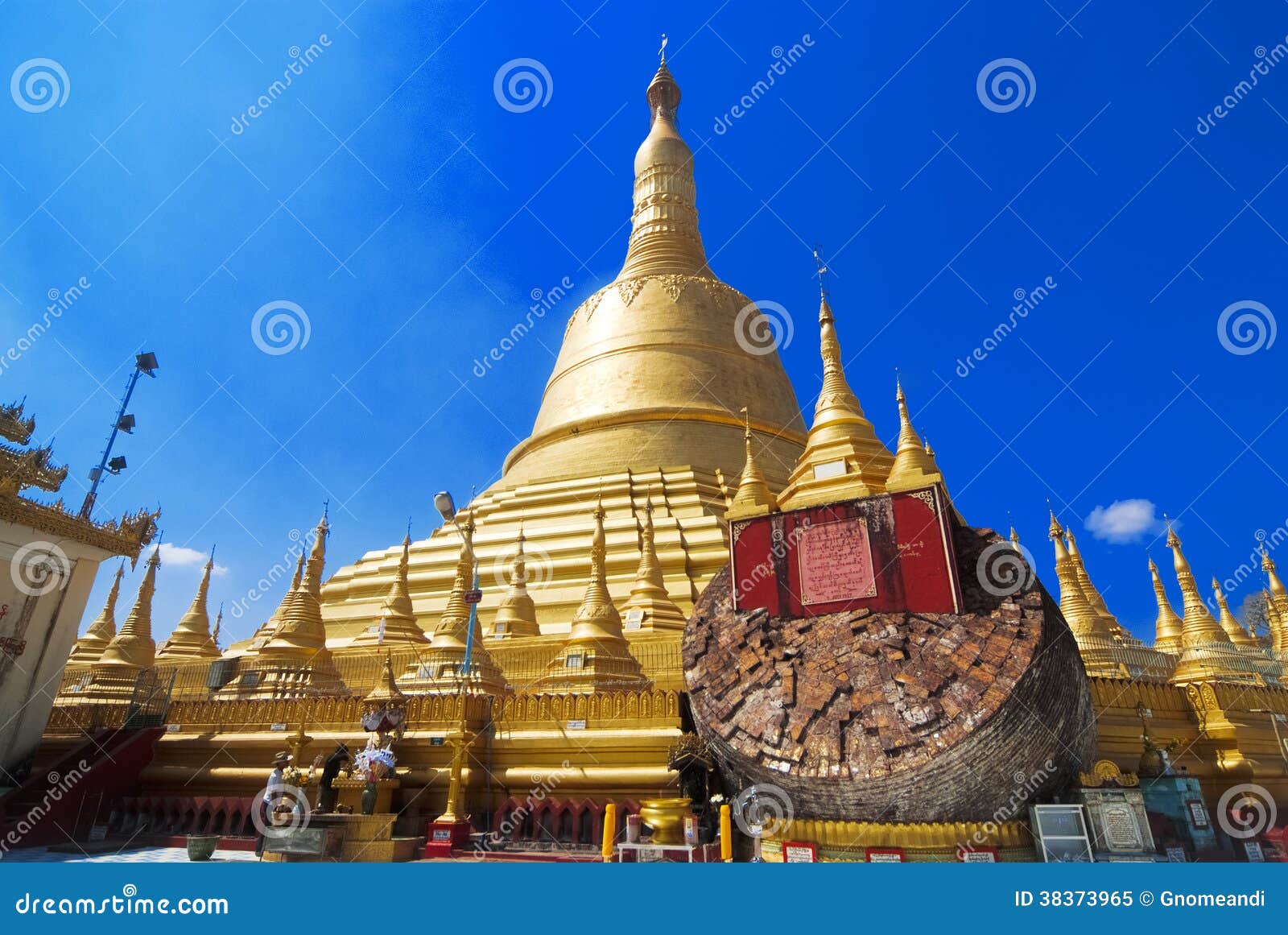 Schwemawdaw Paya - Bago, Myanmar Stock Image - Image of temple, hill ...