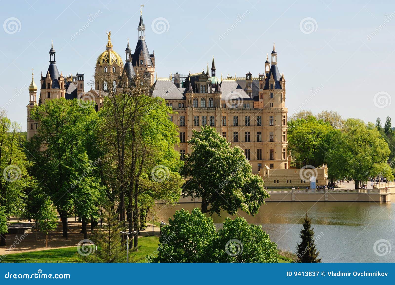 Schwerin Castle stock image. Image of water, famous, view - 9413837