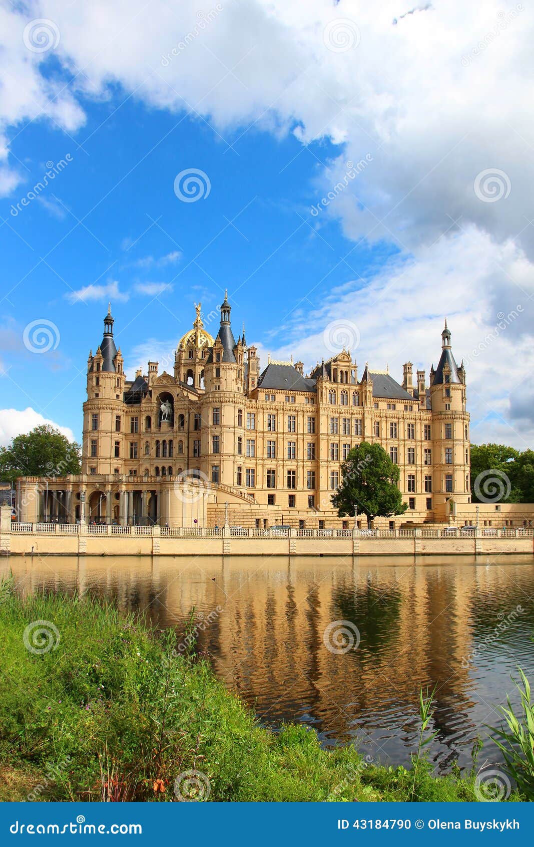 Schwerin Castle (Schweriner Schloss), Germany Stock Photo - Image of ...