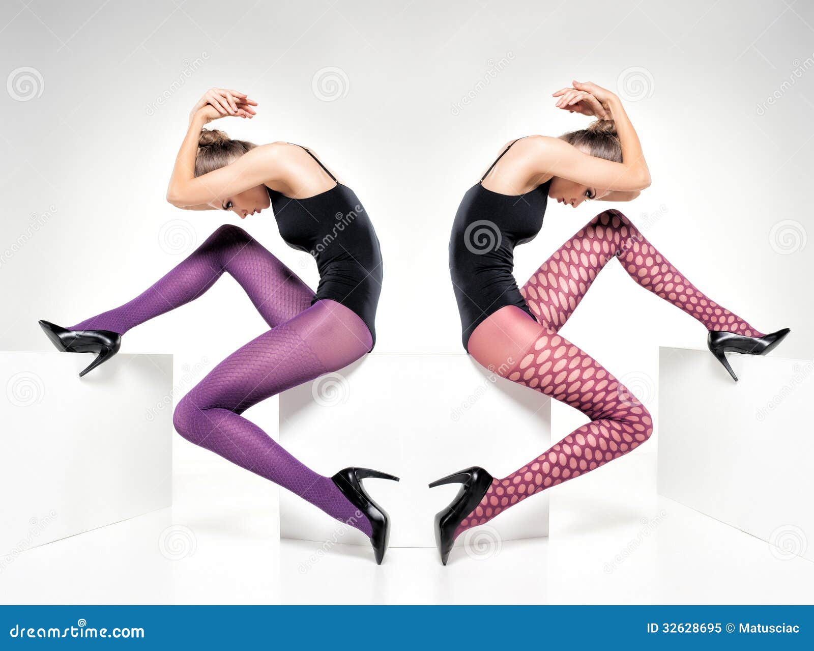 Schönheit Mit Den Langen Sexy Beinen In Den Strümpfen Und In Den Hohen