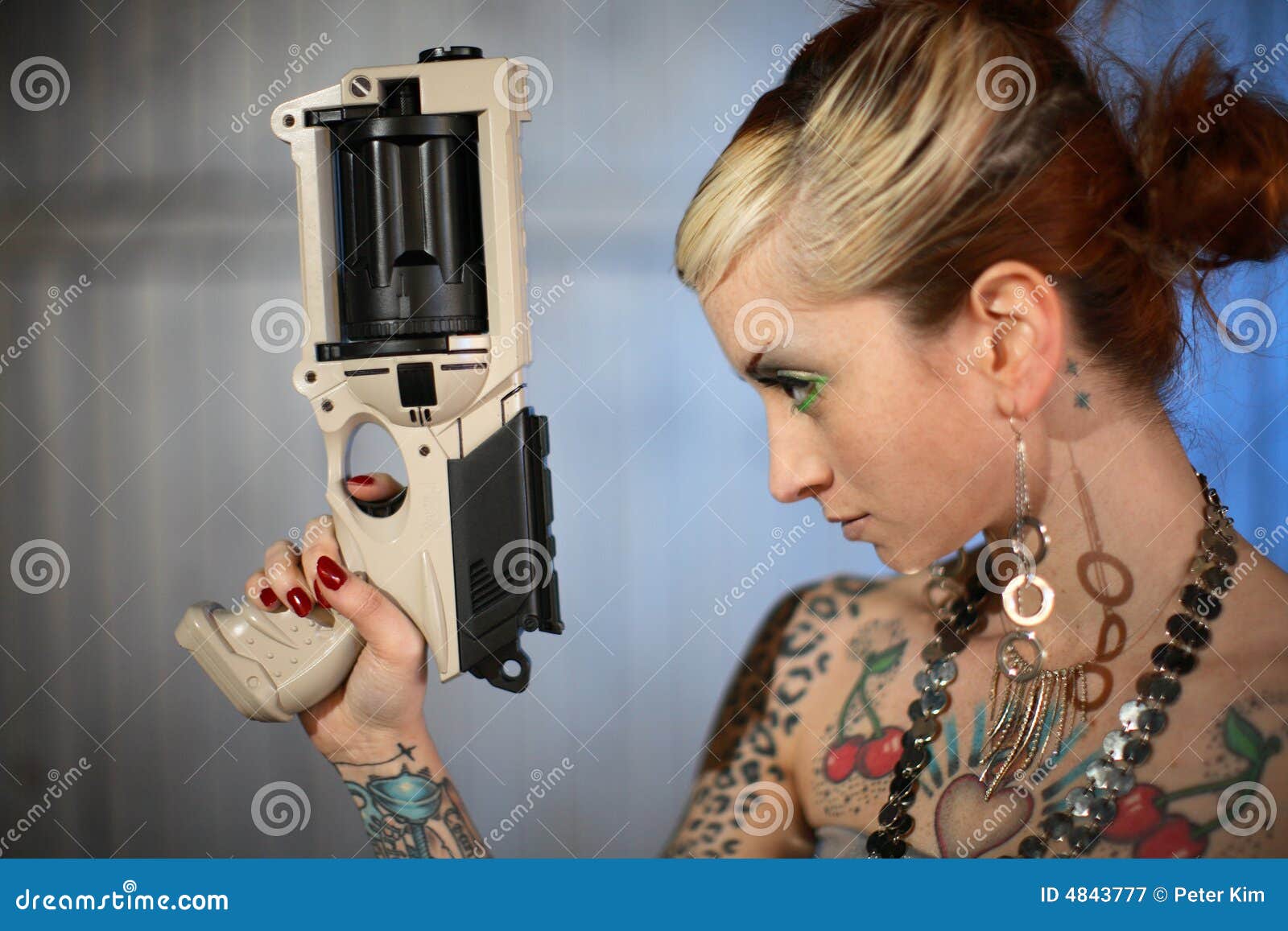 Sci-Fi woman with gun stock image. Image of cosmetics - 4843777