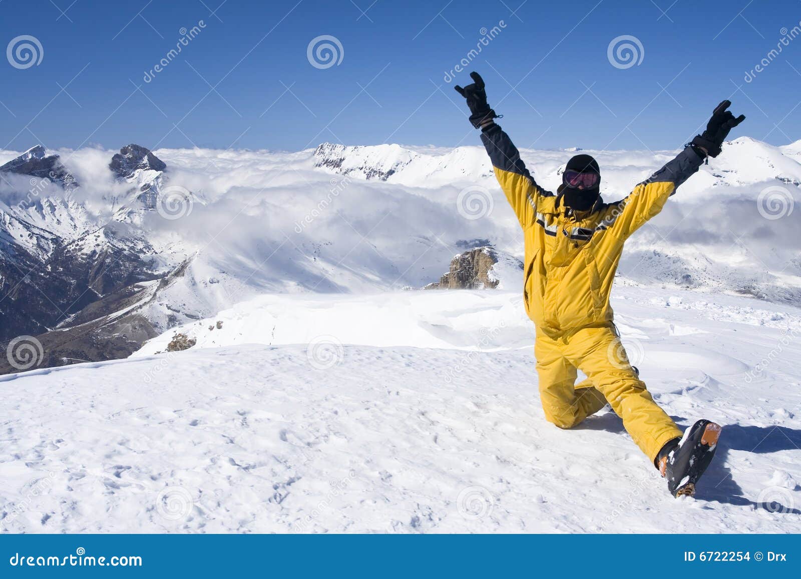 Sciatore in Cima Alla Montagna Fotografia Stock - Immagine di alpi ...