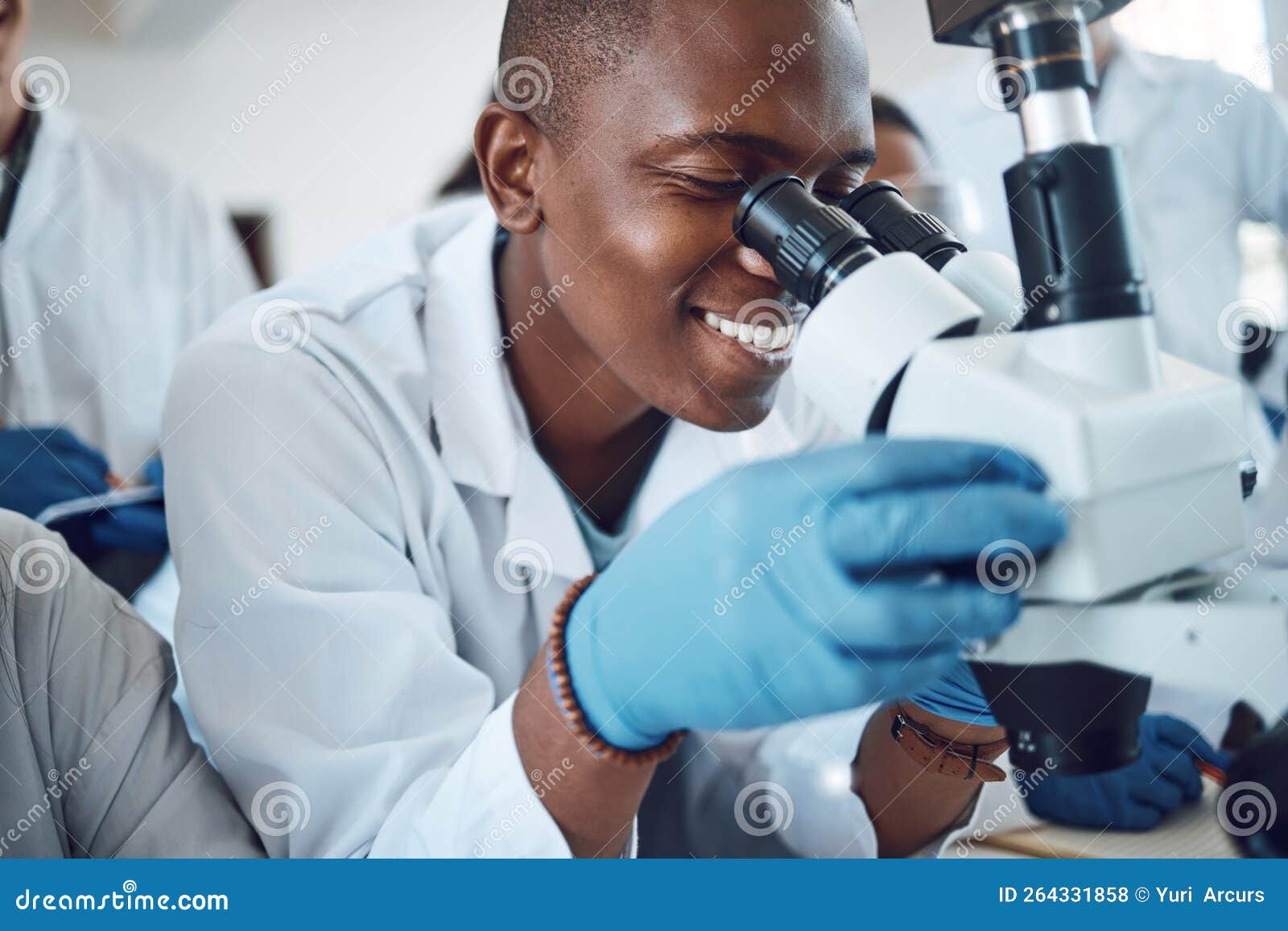 Science, Microscope and Students Learning in Class, Classroom Physics ...