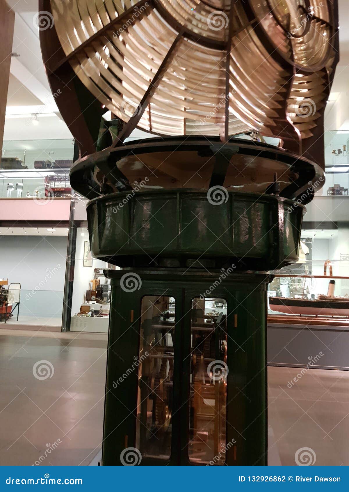 Lighthouse mirror editorial photography. Image of mirror - 132926862