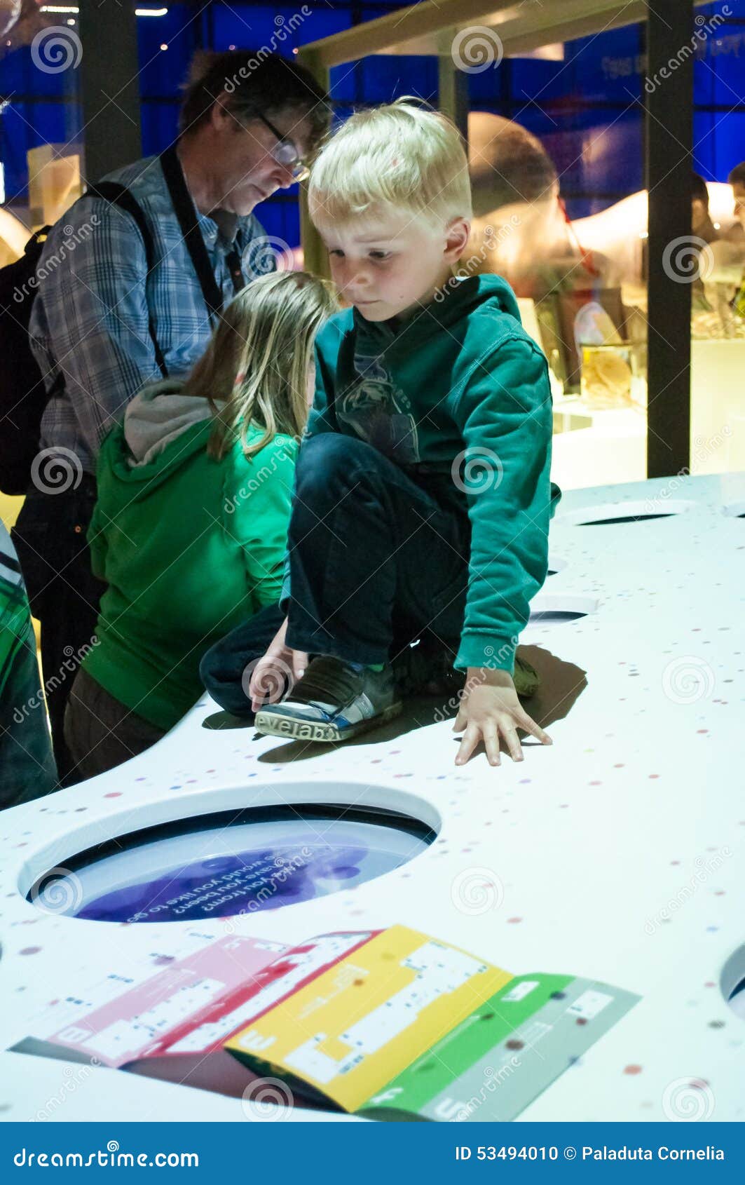 Science museum, London, UK editorial image. Image of child - 53494010