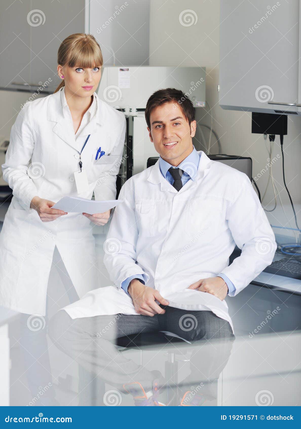 Science People in Bright Lab Stock Image - Image of equipment, people ...