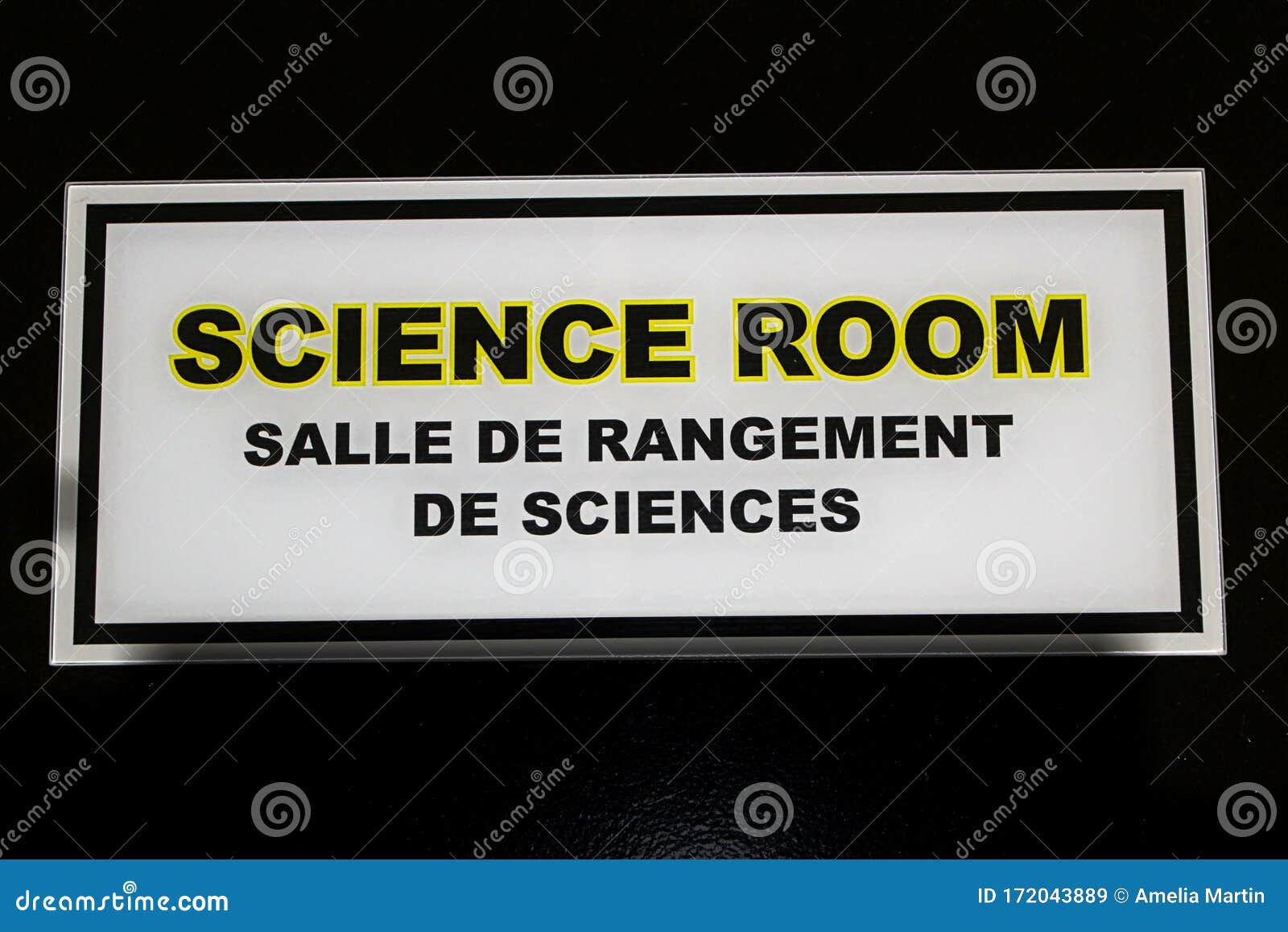 A Science Room Sign Outlined in Yellow Stock Image - Image of research ...
