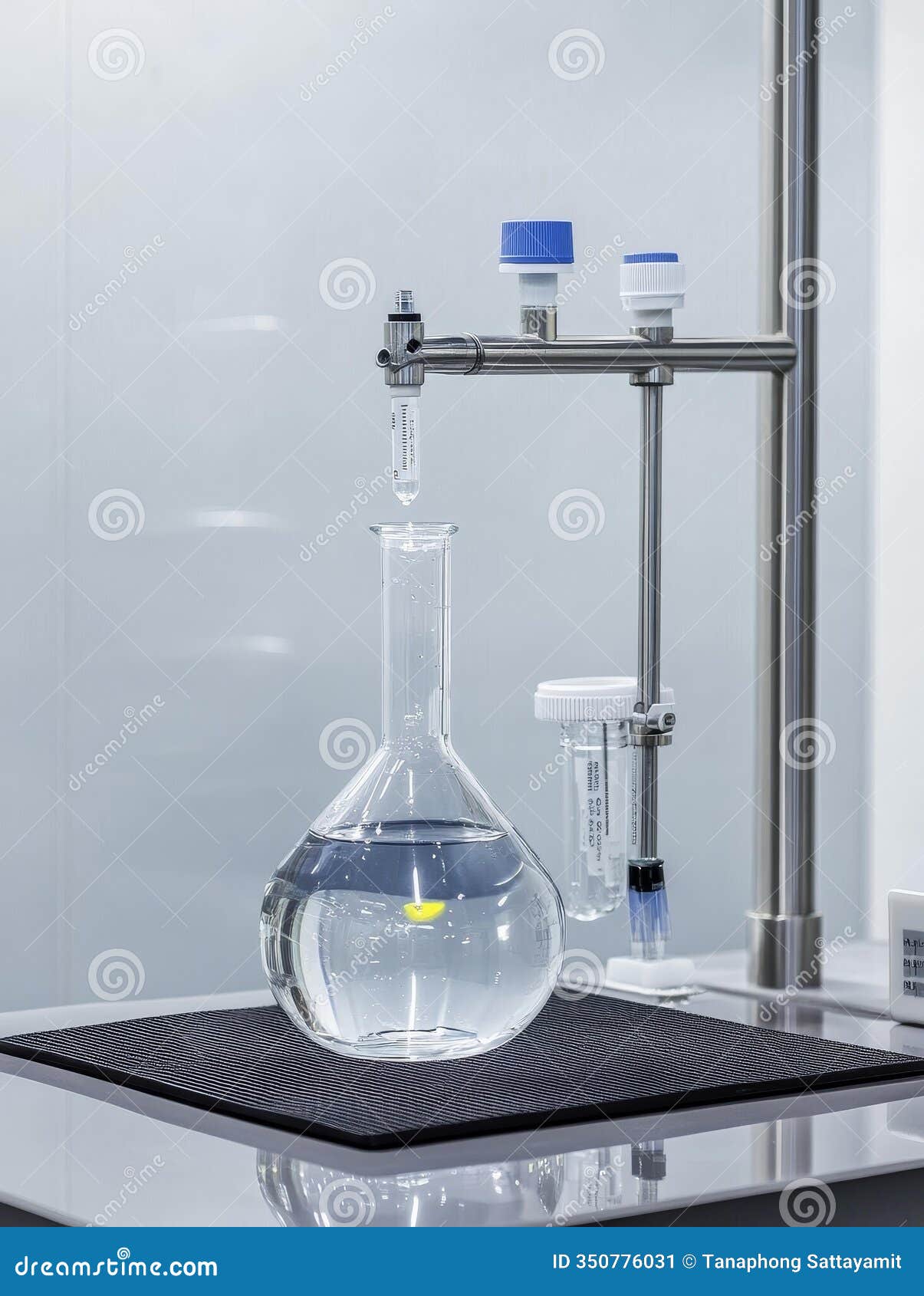 Scientific Liquid Experimentation Lab Glassware Precise Fluid ...