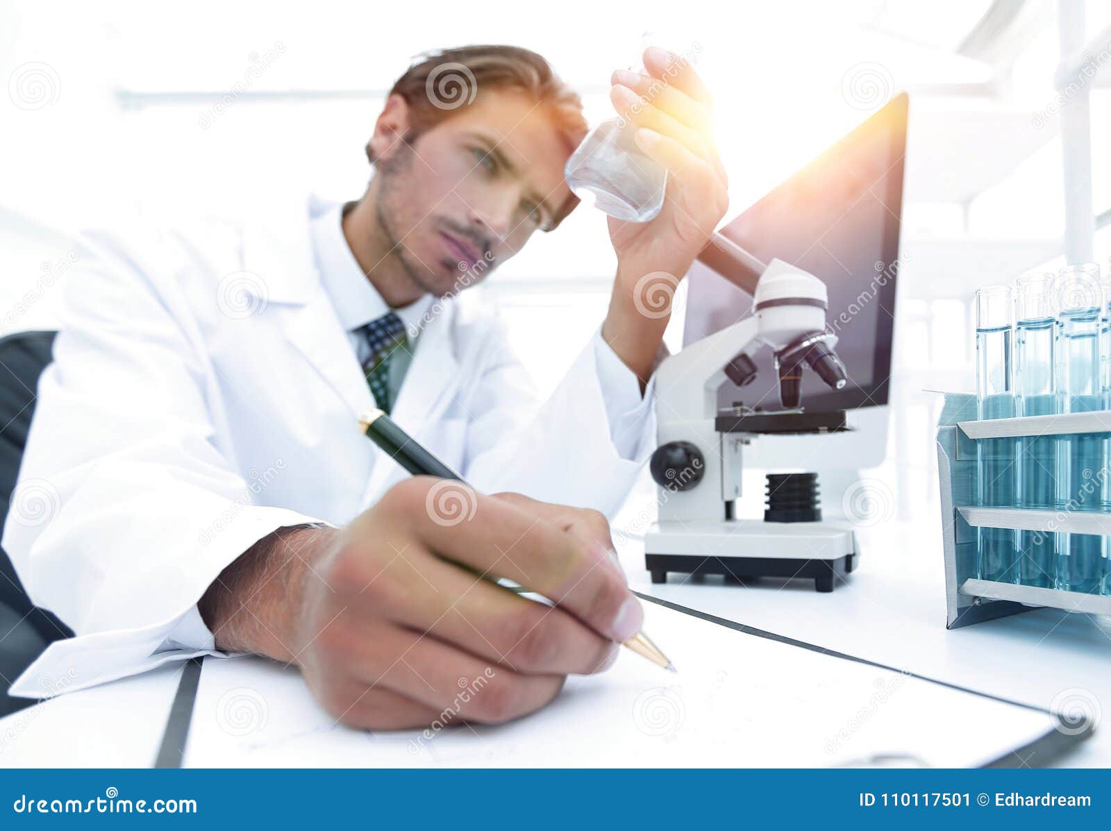 Scientist Analyzing an Experiment in a Laboratory Stock Image - Image ...