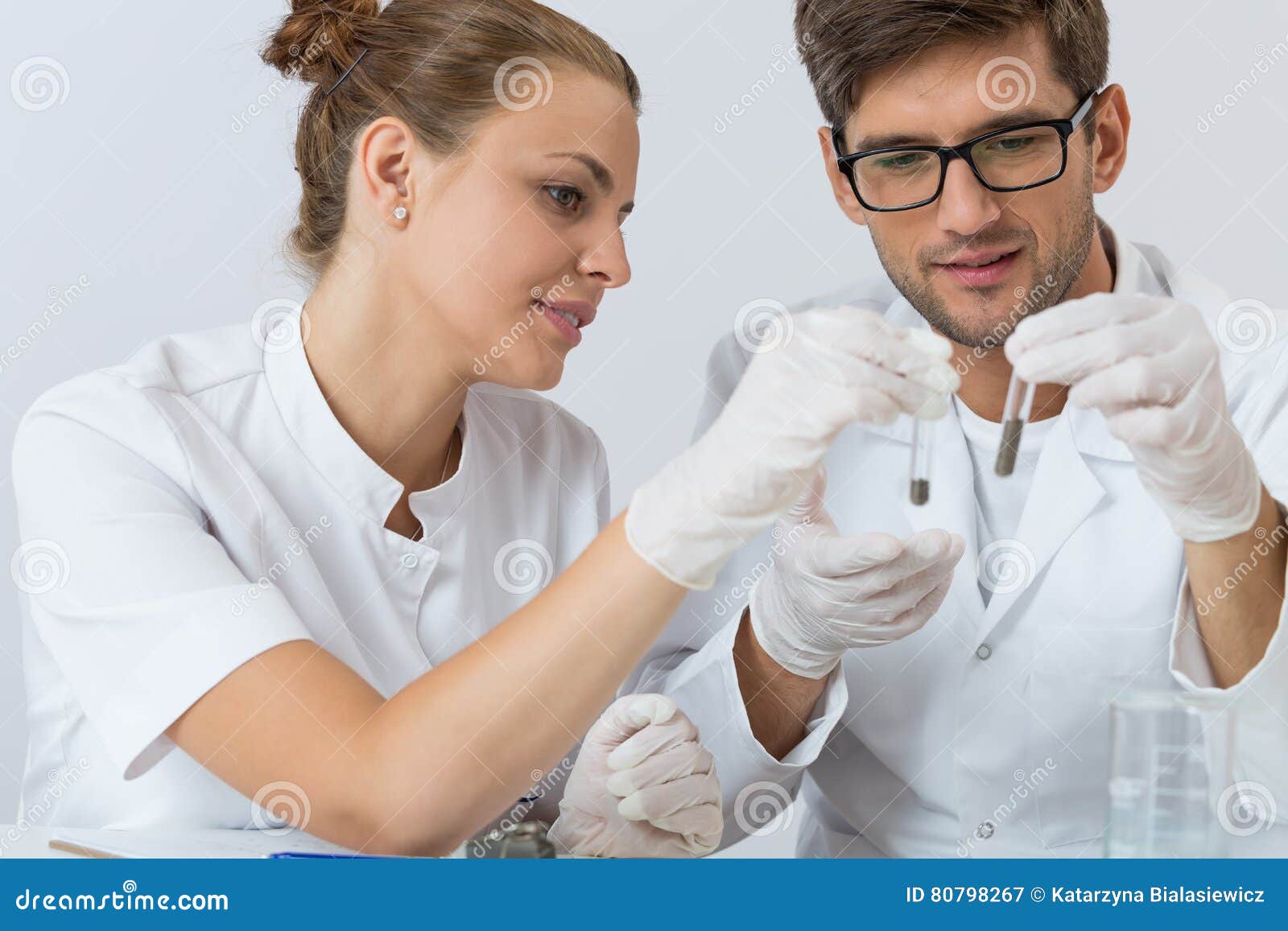 Scientist Analyzing Samples in a Laboratory Stock Image - Image of ...