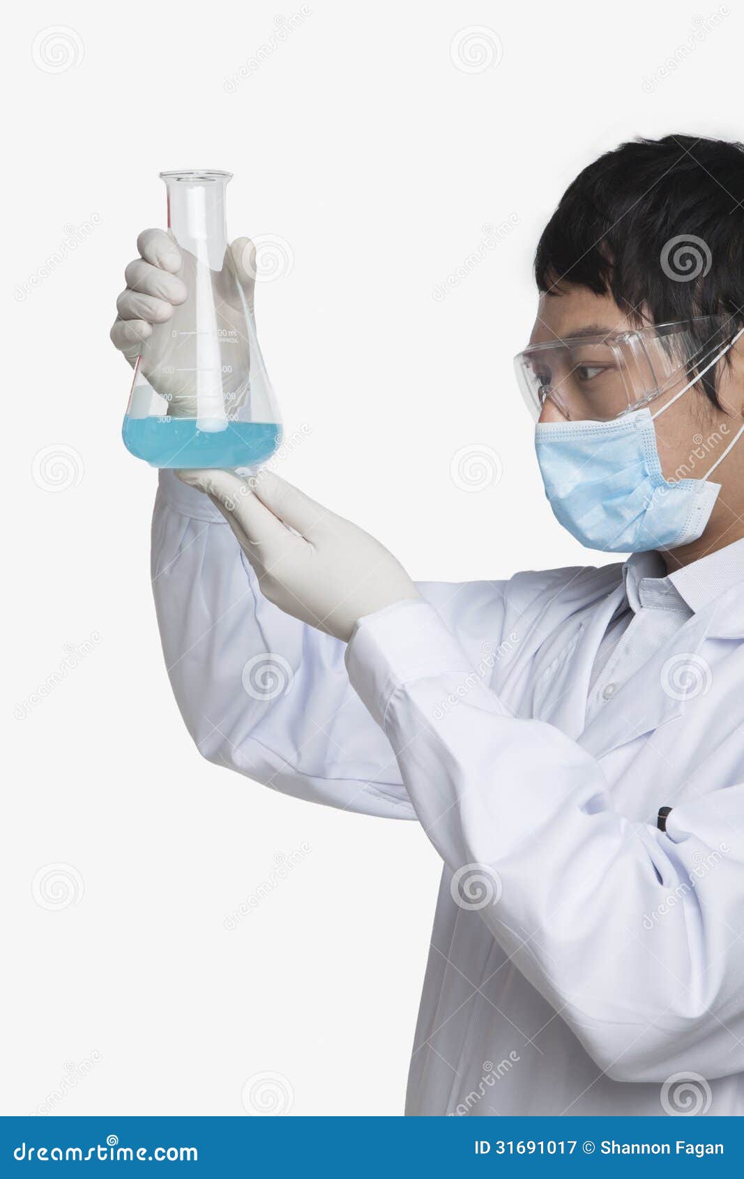 Scientist Looking at Beaker Stock Image - Image of chinese, 2024: 31691017