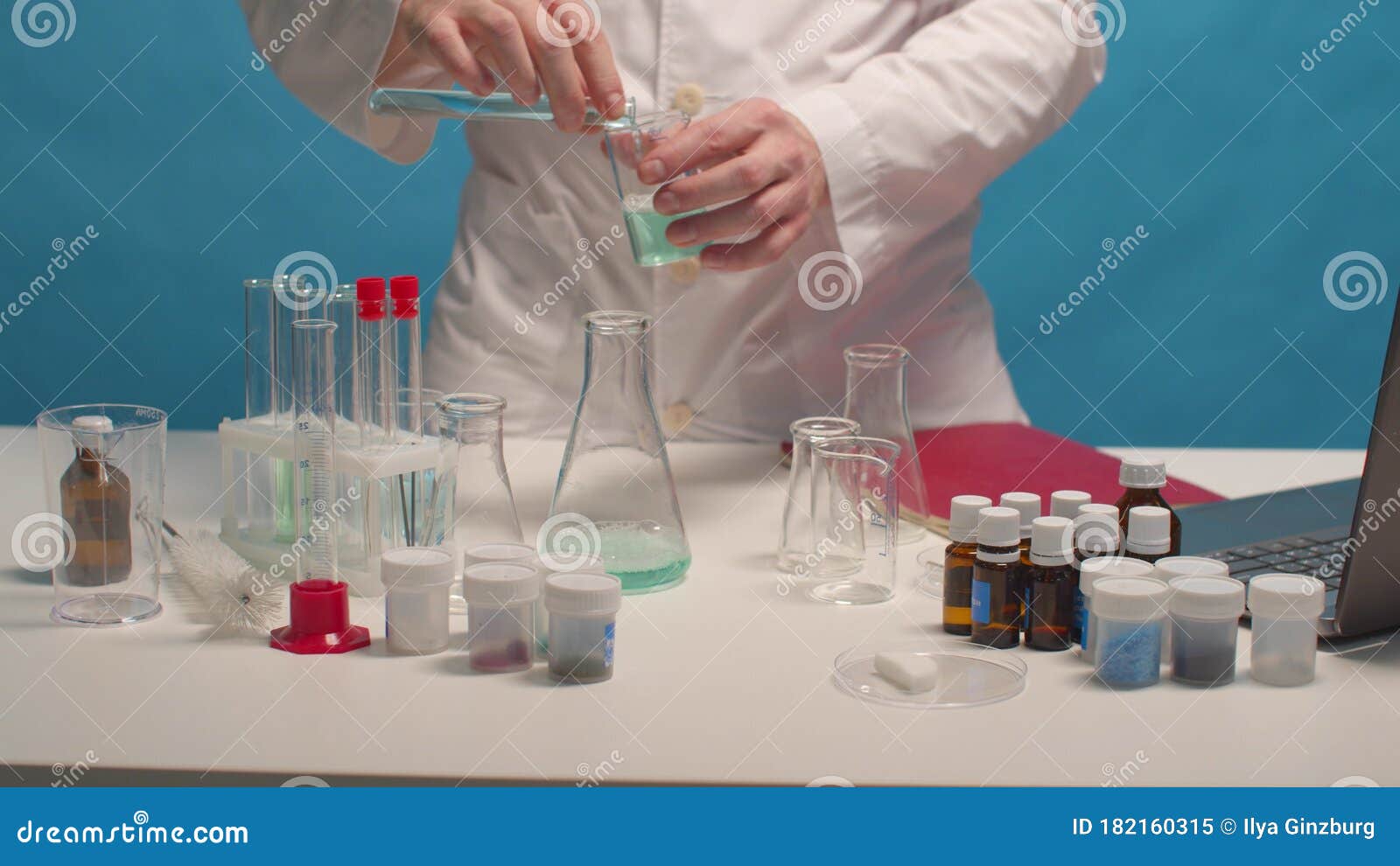 Scientist Mixes Alkali and Acid in Flasks Stock Image - Image of ...