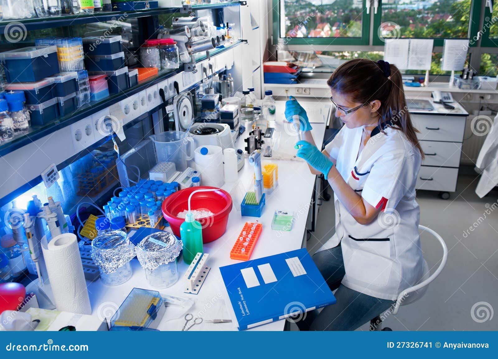 Scientist works in the lab stock image. Image of alone - 27326741