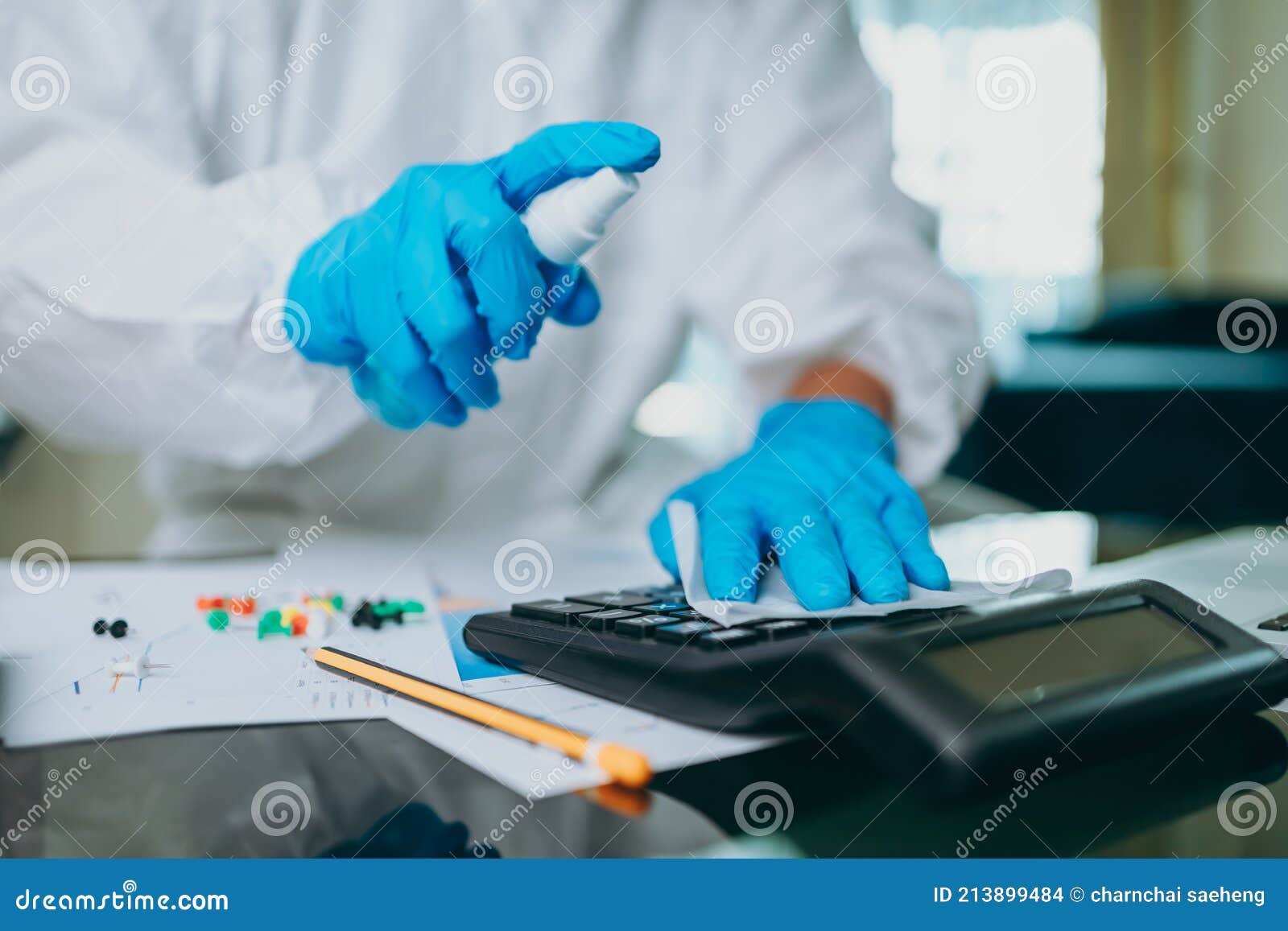 Scientists Are Cleaning Calculate By Alcohol And Tissue After Checking ...