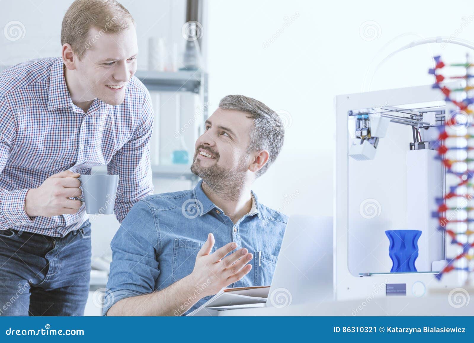 Scientists and 3D printer stock image. Image of mechanical - 86310321