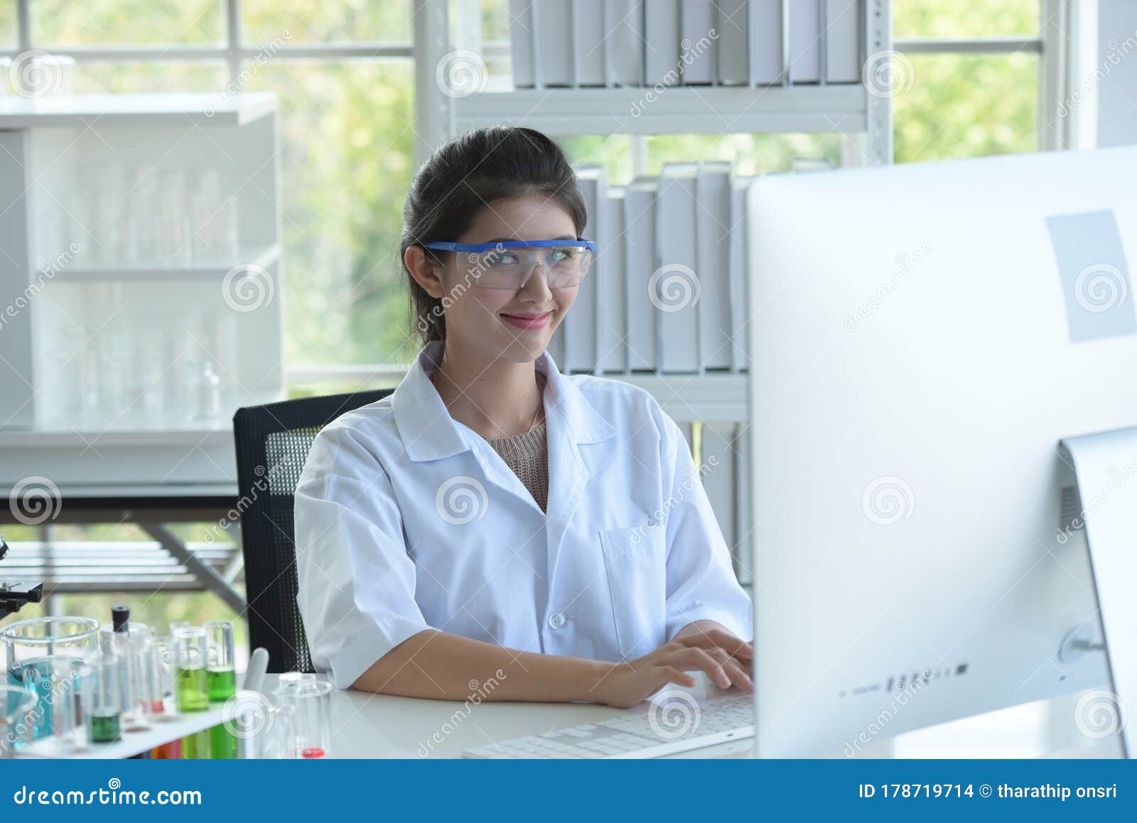 Scientists Working in Laboratory Stock Photo - Image of laboratoryyoung ...