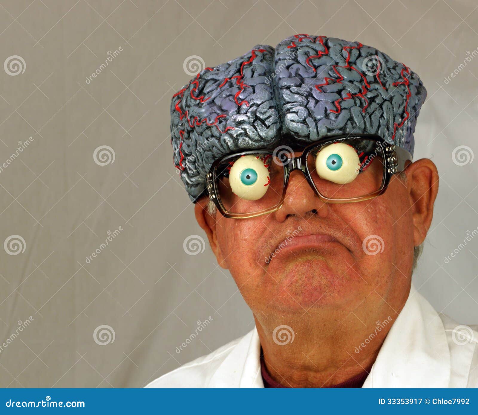 Scienziato pazzo immagine stock. Immagine di sfondo, uomo - 33353917