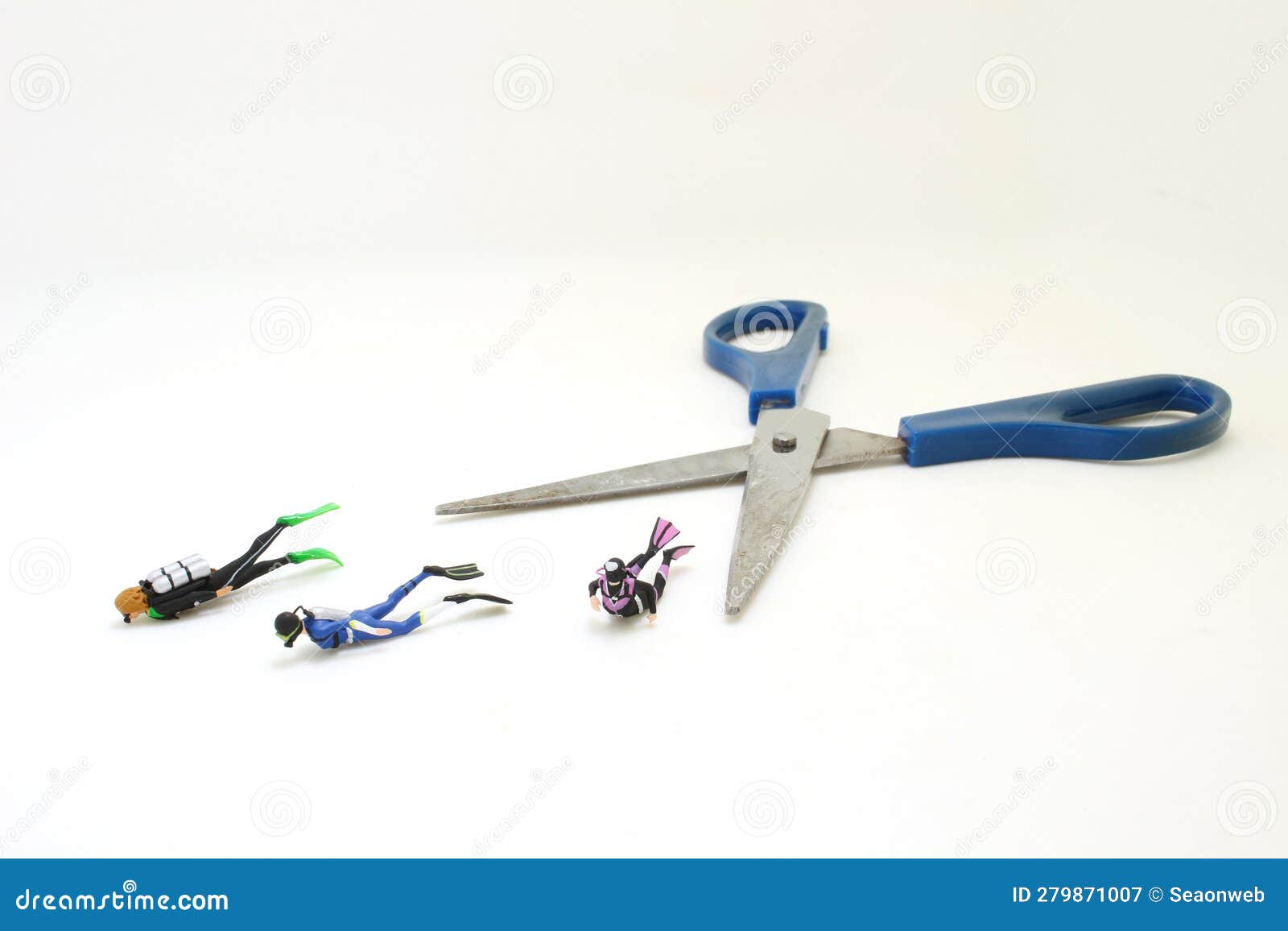 A Scissor Moister Catch Up the Mini Diver Stock Image - Image of small ...