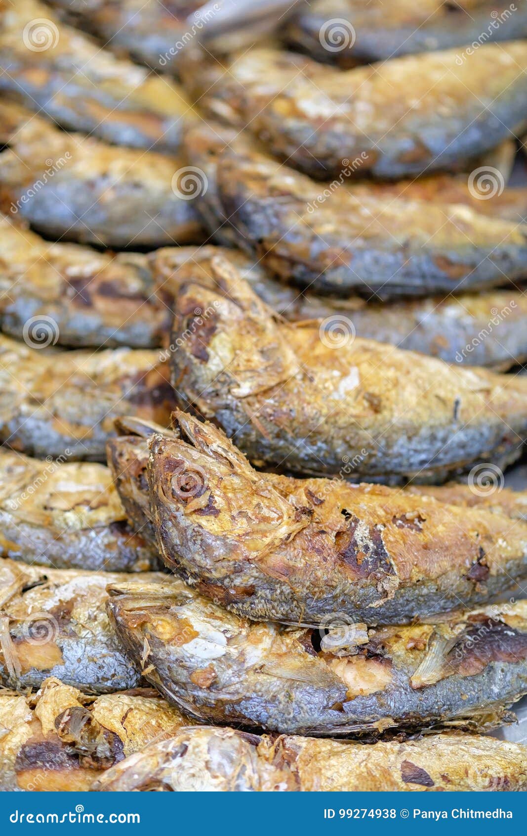 Scombro fritto fotografia stock. Immagine di pasto, tailandese - 99274938