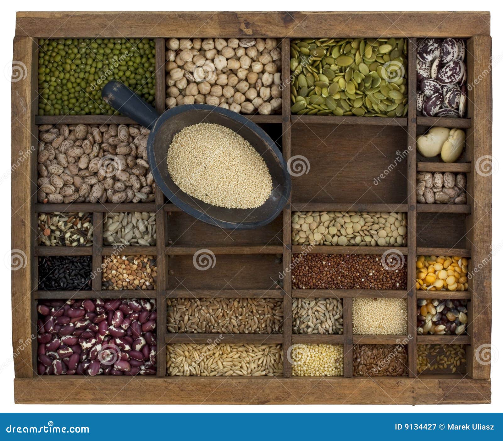 Scoop of amaranth grain stock image. Image of scoop, mung - 9134427