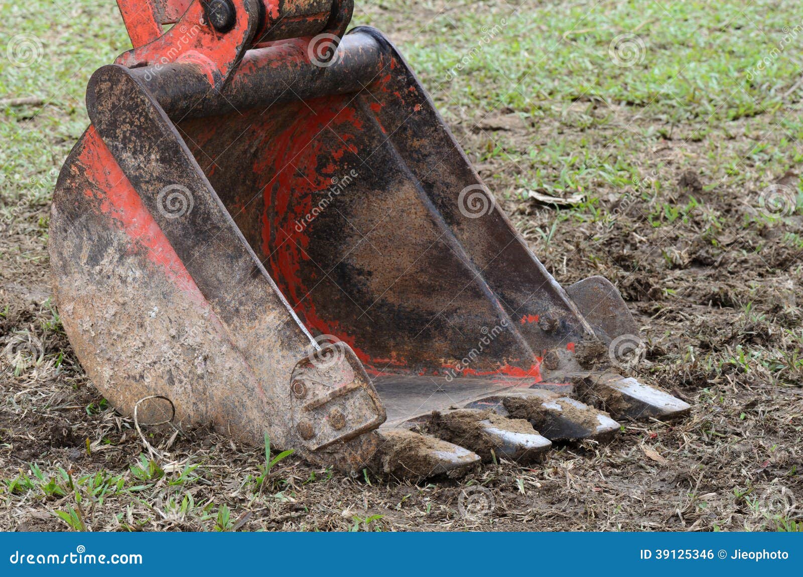The scoop of the backhoe stock photo. Image of site, bucket - 39125346