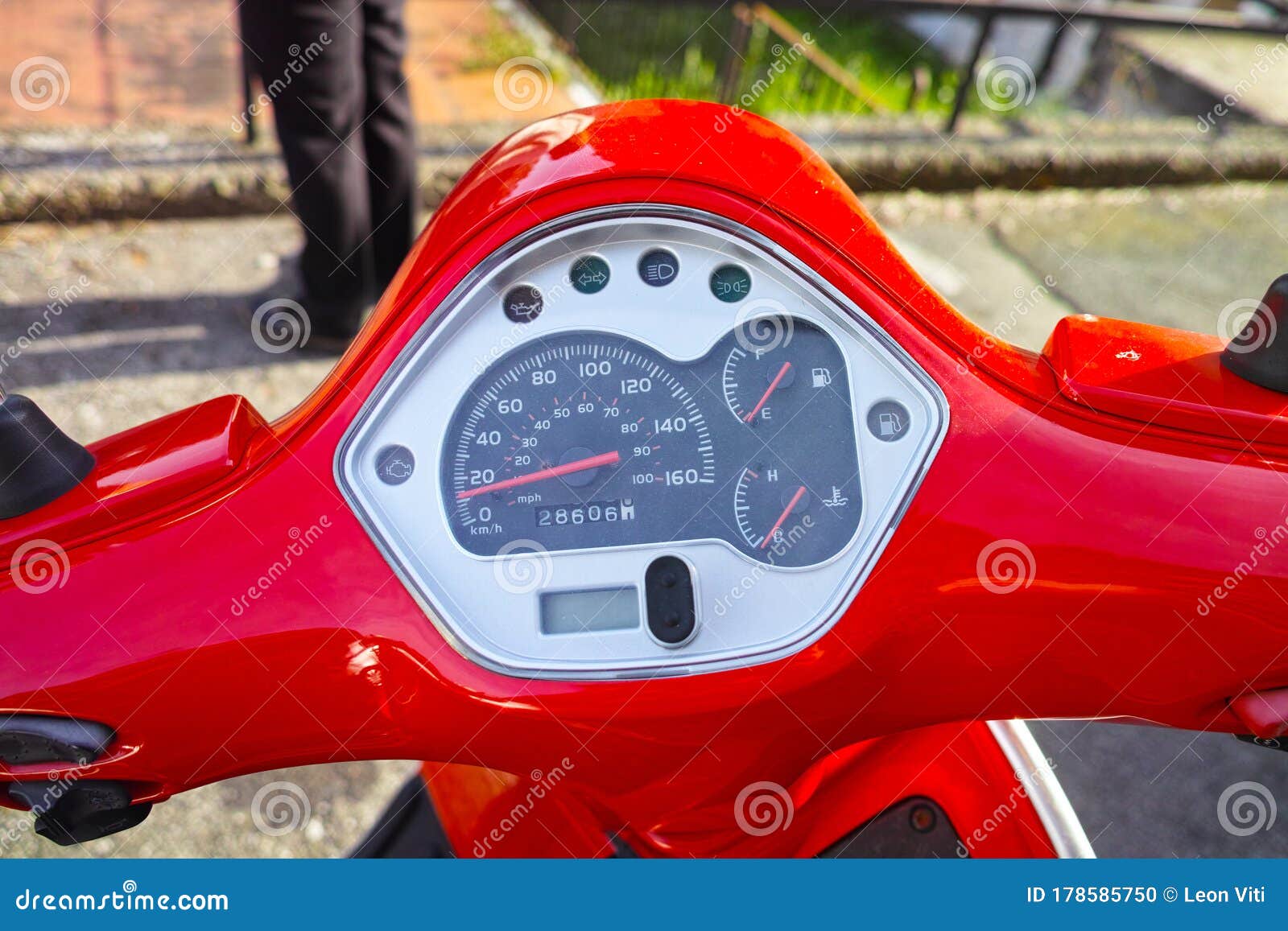 Scooter Control Panel, Signal, Fuel and Speed Indicators Stock Photo ...