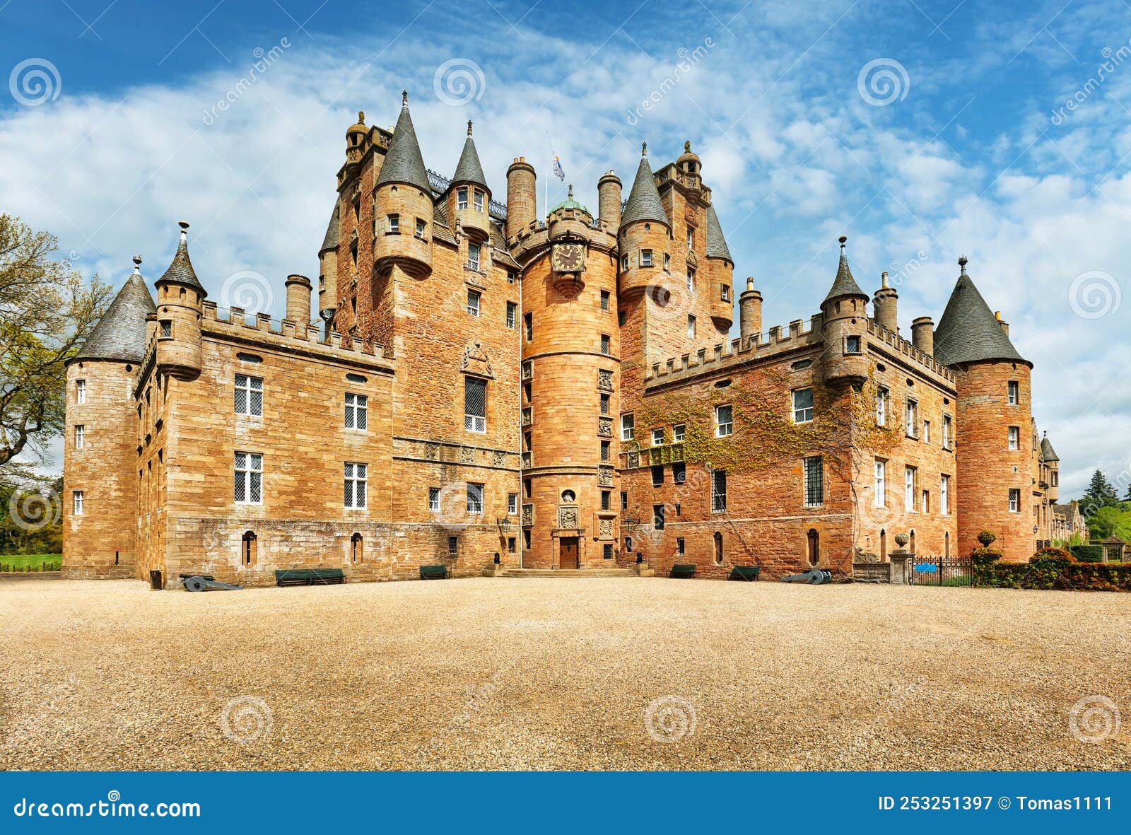Scotland - Glamis Castle at Nice Day with Blue Sky Stock Image - Image ...