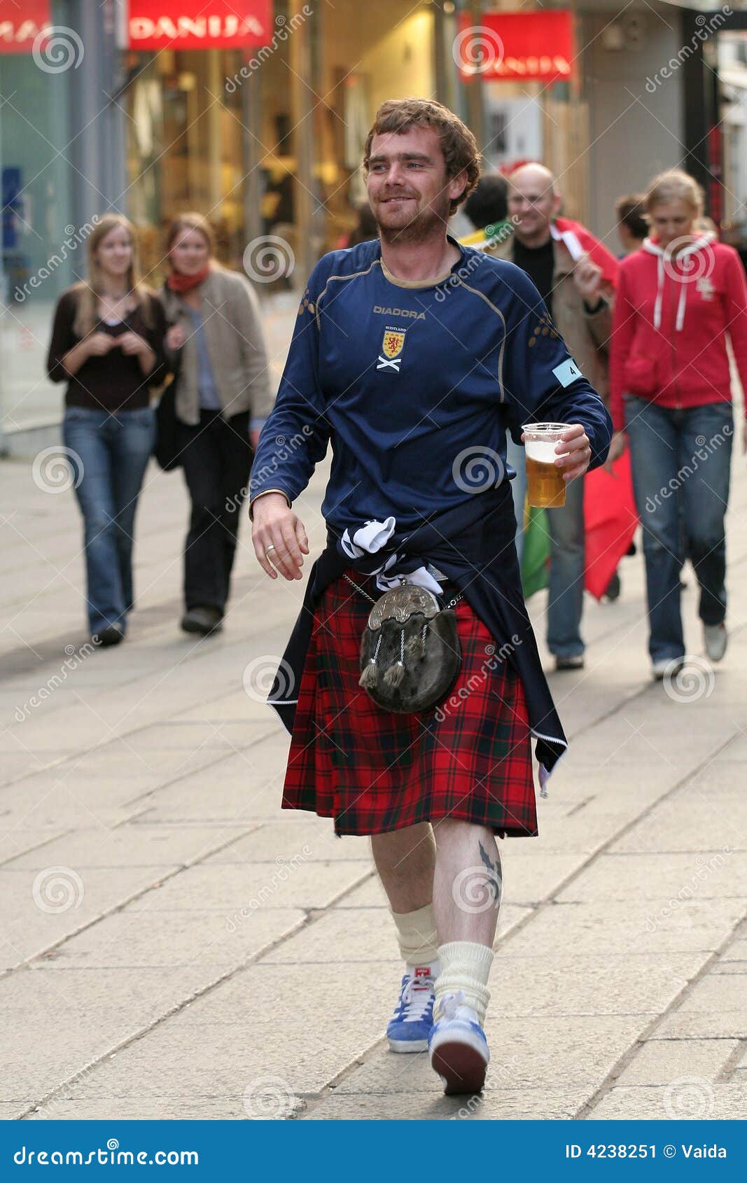Scotsmen editorial photo. Image of celebrate, celebration - 4238251