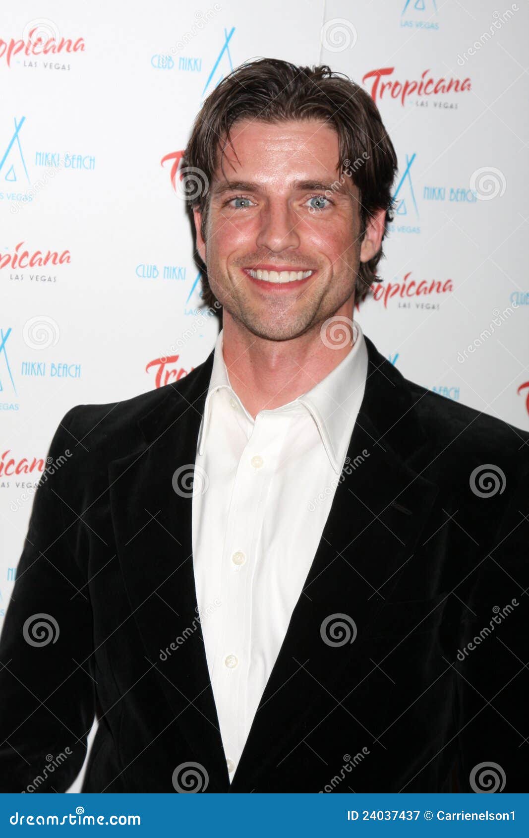 Scott Bailey editorial photography. Image of beach, tropicana - 24037437