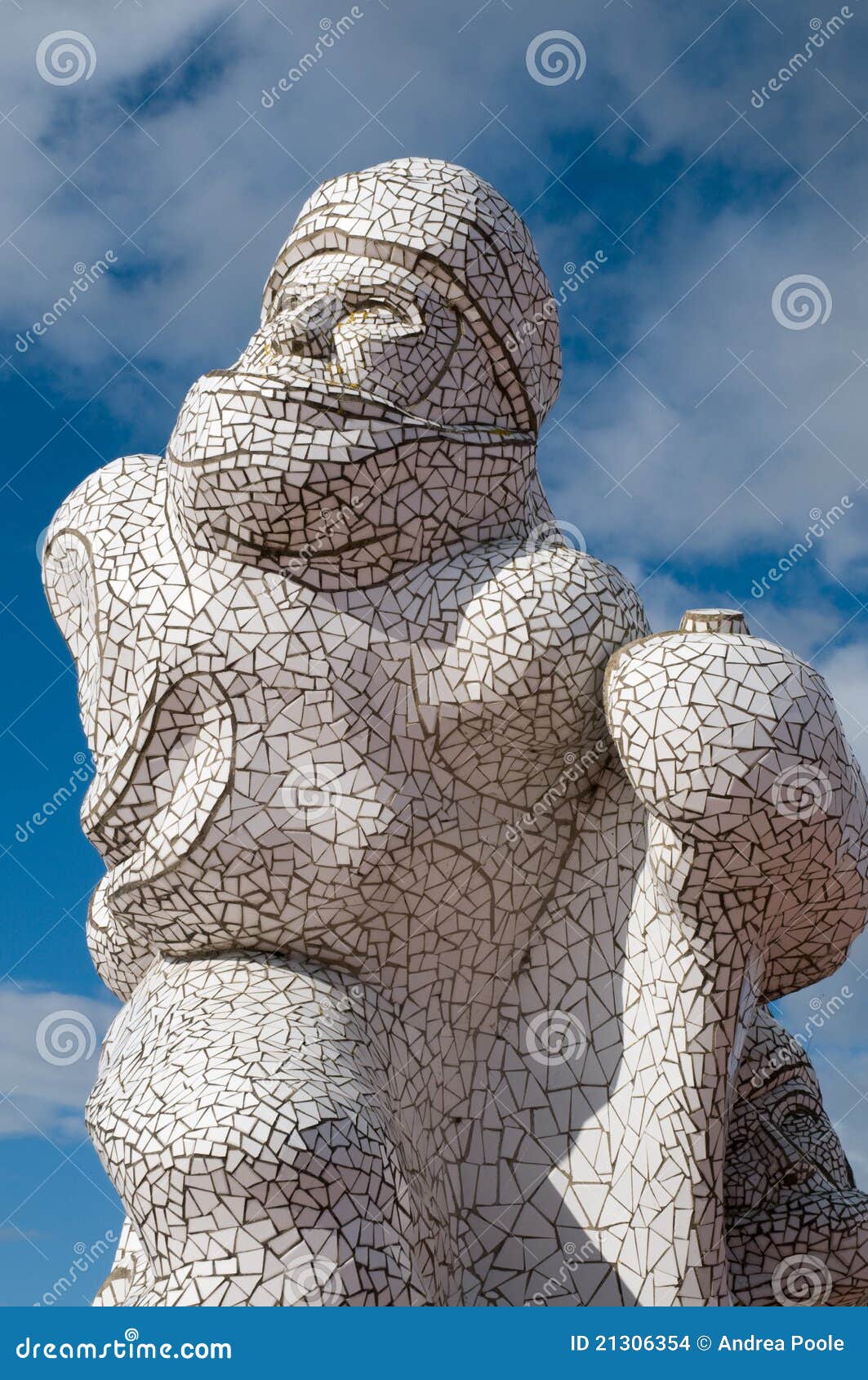 Scott Memorial at Cardiff Bay Stock Photo - Image of white, captain ...