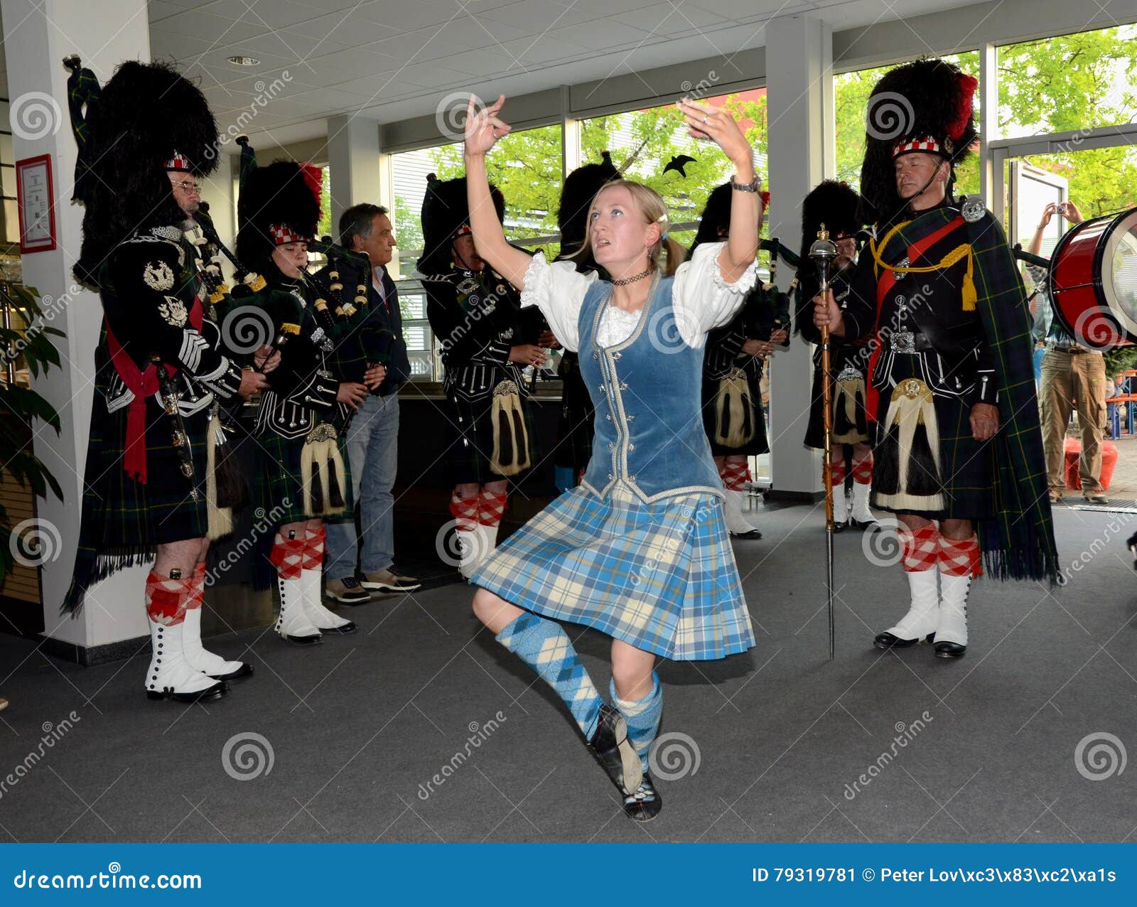 A Scottish folk dancer editorial photo. Image of event - 79319781
