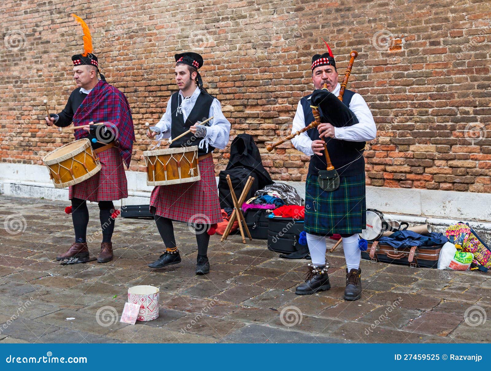 Scottish Musical Band editorial image. Image of performers - 27459525