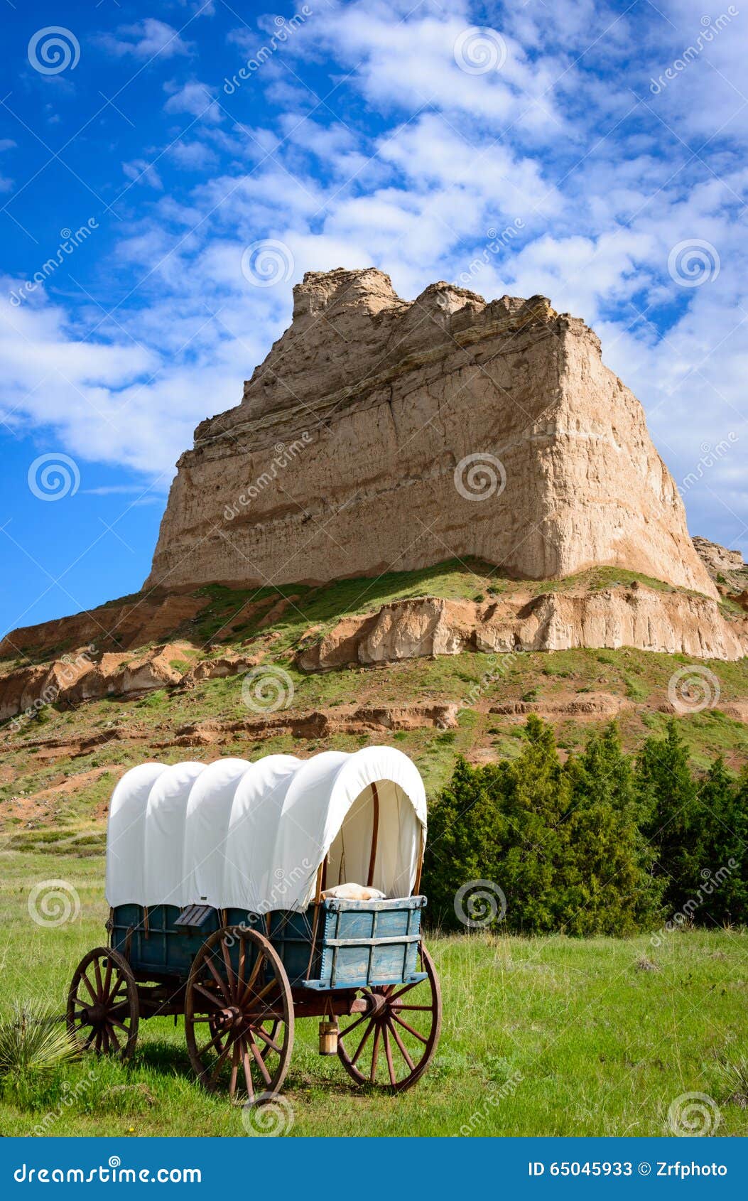 Scotts Bluff National Monument Stock Image - Image of hills, bluffs ...