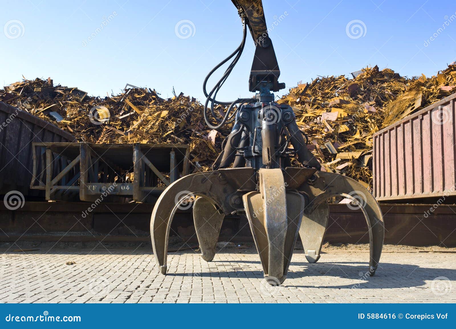 Scrap Heap Claw stock photo. Image of junkyard, cobble - 5884616