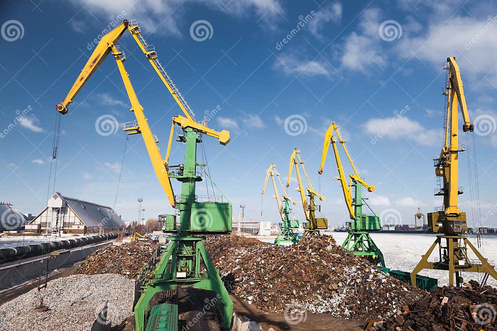 Scrap metal loading stock photo. Image of dump, outdoors - 31673088