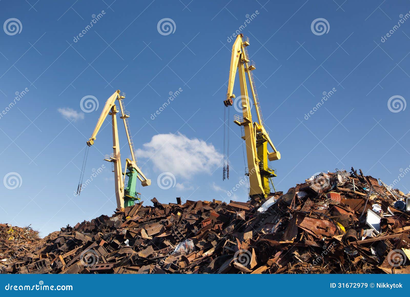 Scrap metal loading stock image. Image of recovery, lading - 31672979