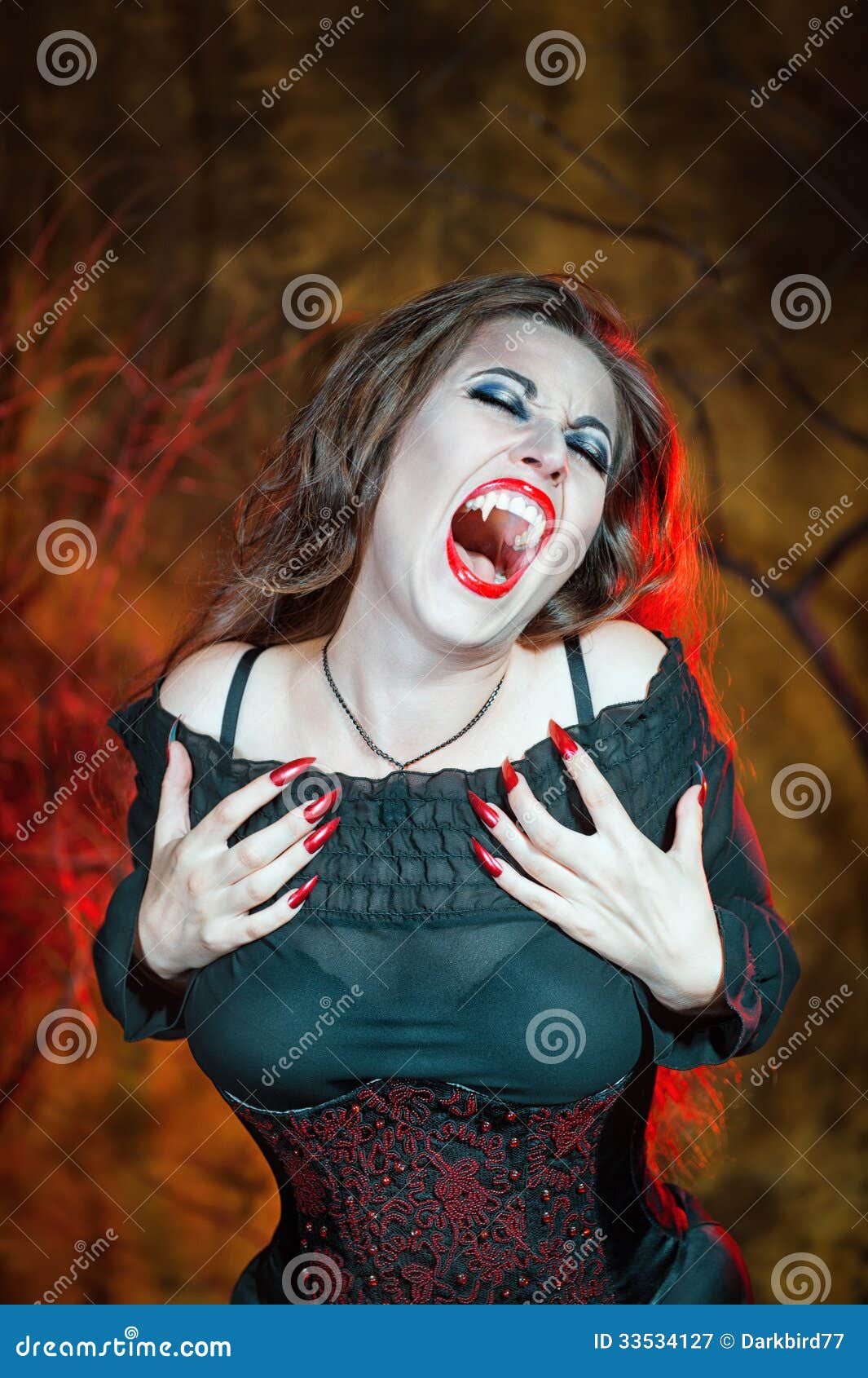Screaming Halloween Vampire Stock Image - Image of fang, girl: 33534127