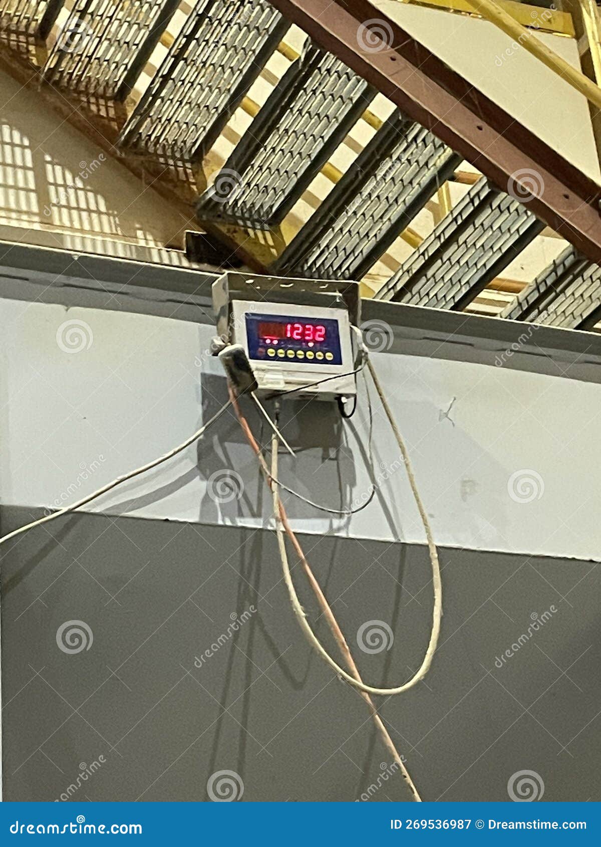 Screen on a Micro Dump Station in Lbs Stock Image - Image of dieting ...