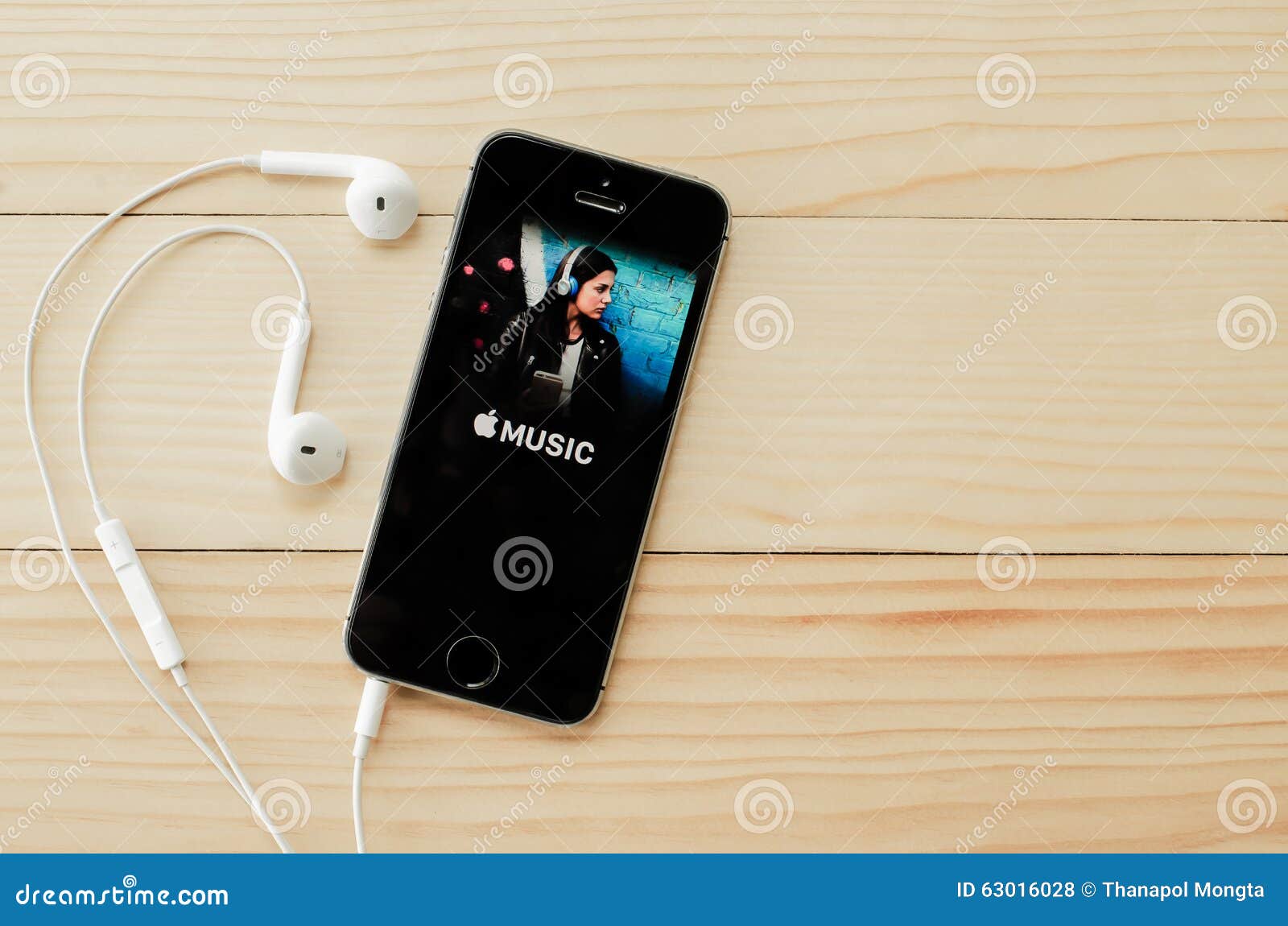 Screen shot of Apple music editorial stock photo. Image of decvice ...
