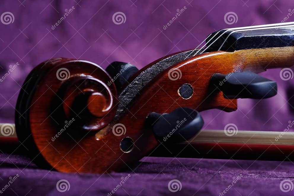Scroll of the violin stock image. Image of instrument, play - 435177
