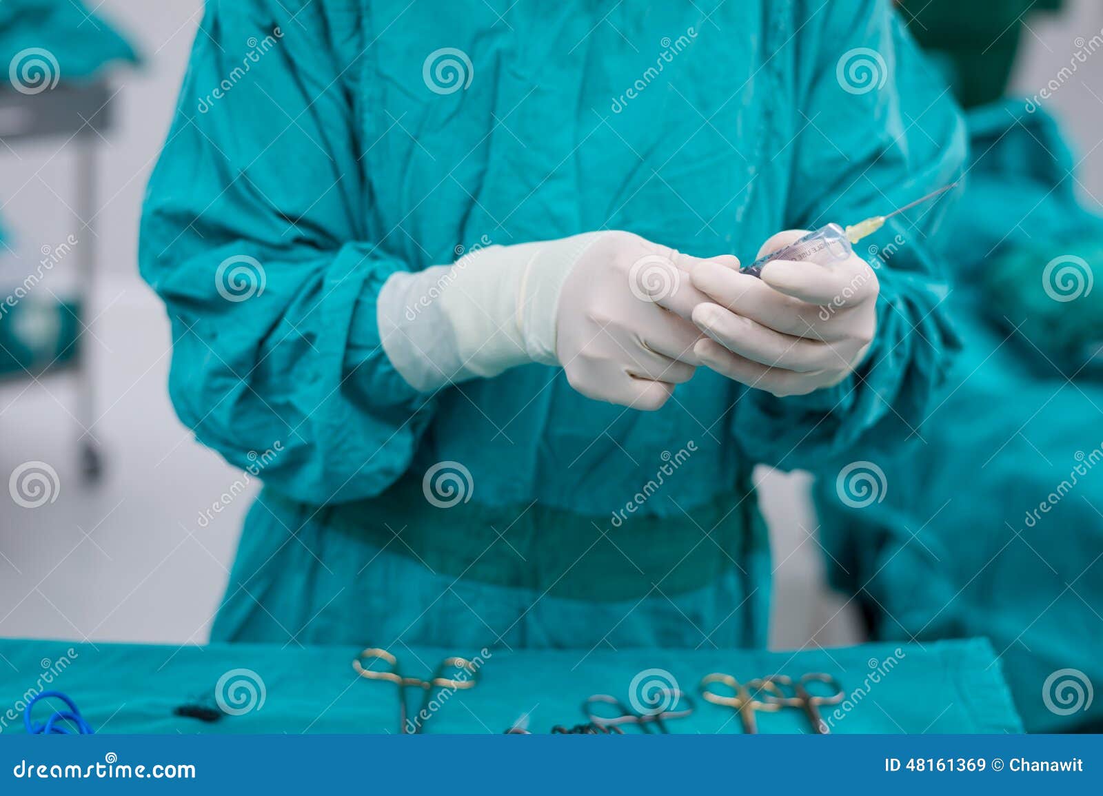 Scrub Nurse Prepare Medical Instruments for Surgery Stock Image - Image ...
