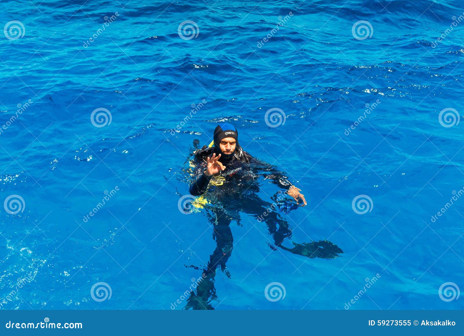 Scuba Diver Makes the Ok Sign Editorial Image - Image of equipment ...