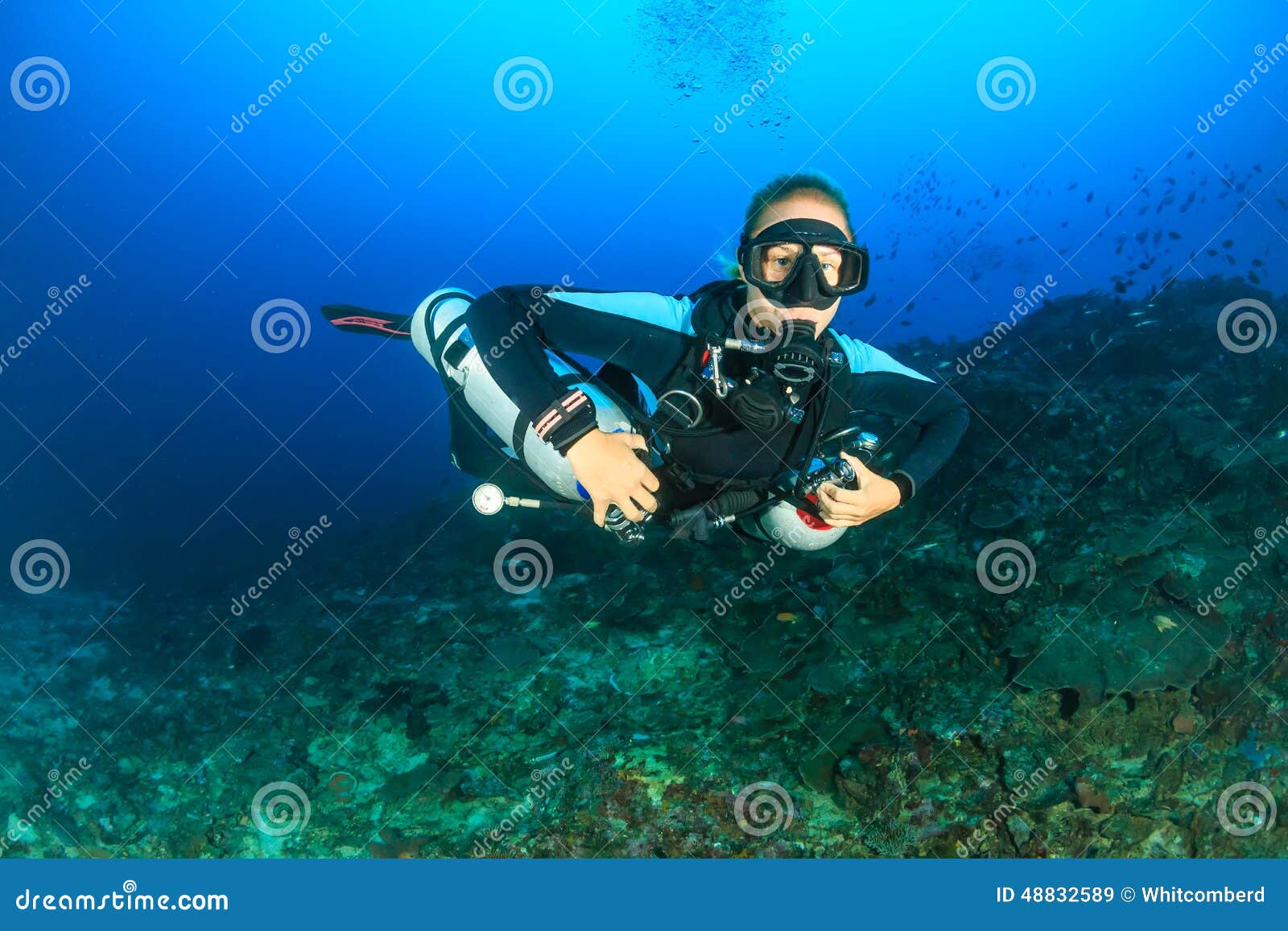 Scuba Diver Using Sidemount Tanks Stock Photos - Free & Royalty-Free ...