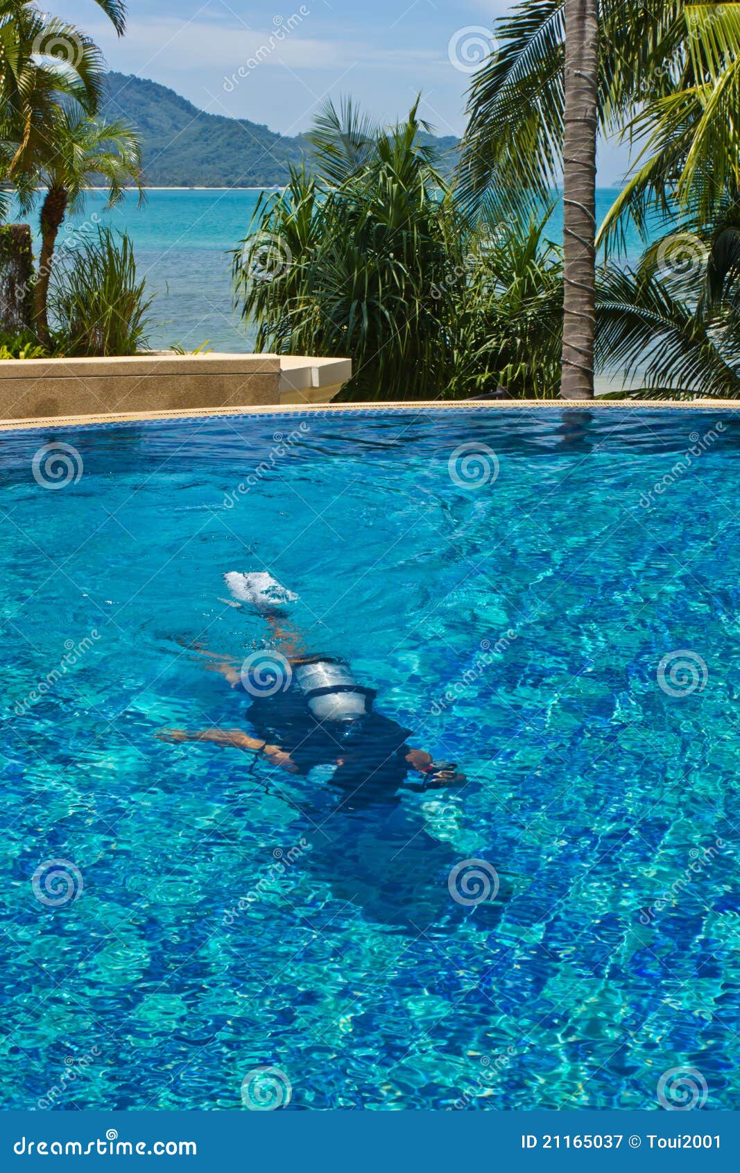 Scuba in the pool stock image. Image of happy, reflections - 21165037