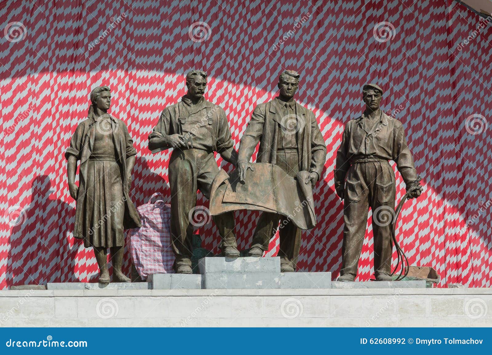Sculptural Group of Soviet Times. Kiev, Ukraine Editorial Photography ...