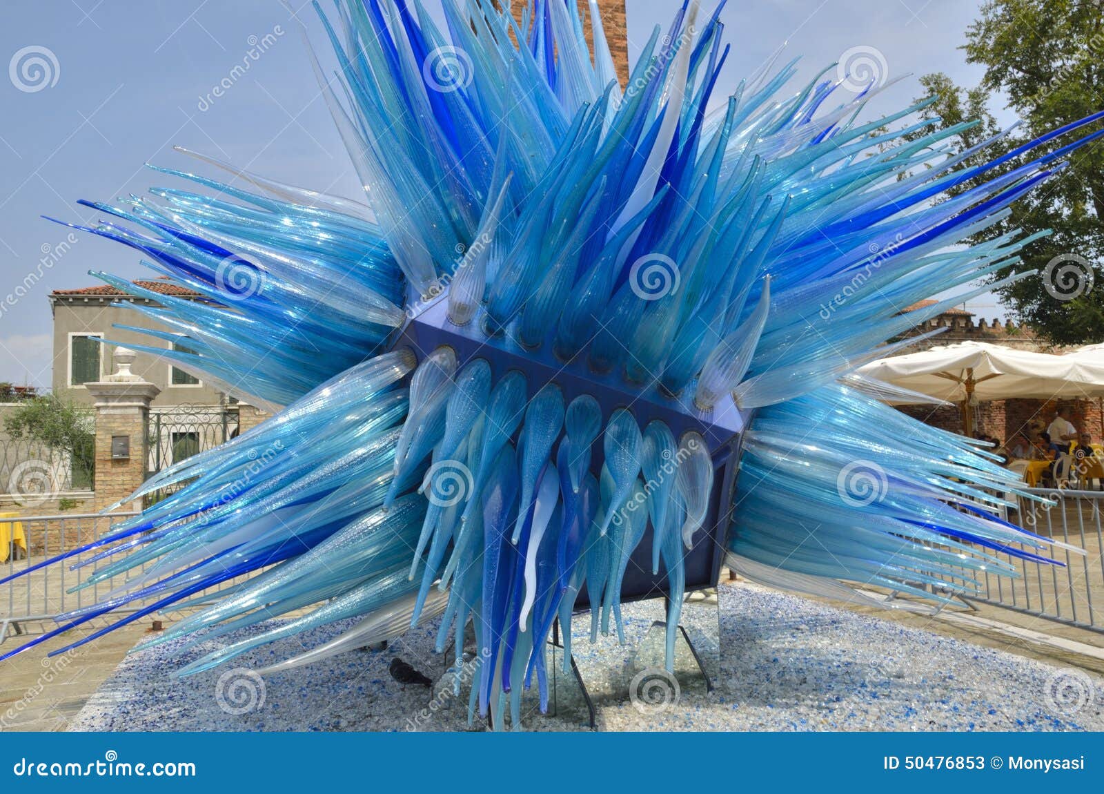 Sculpture Bleue En Verre De Murano Photo stock éditorial - Image du ...