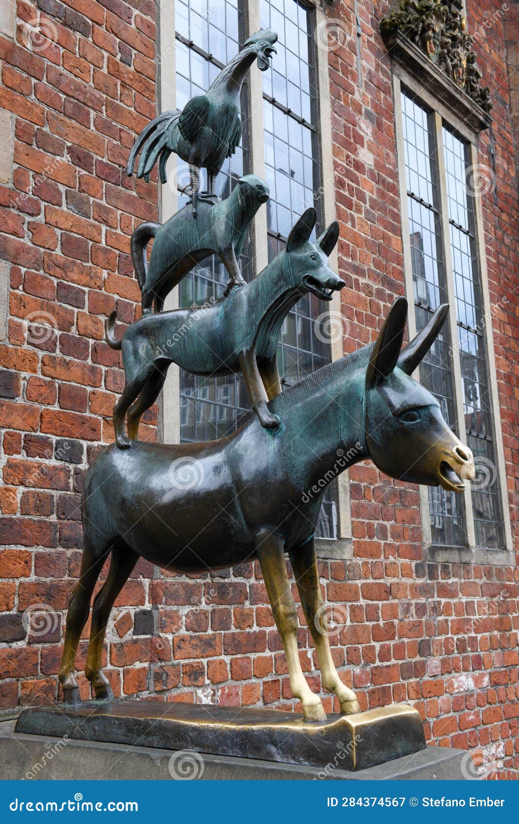Sculpture of Bremen Town Musicians in the Central Square at Bremen ...