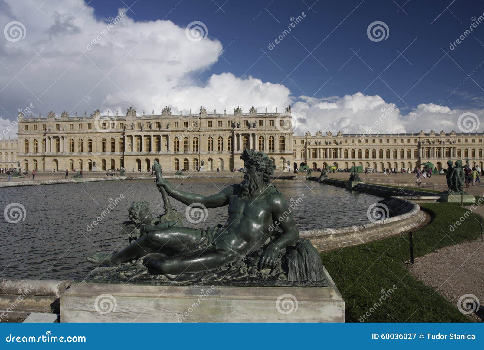Sculpture in Front of Versailles Palace Stock Image - Image of view ...