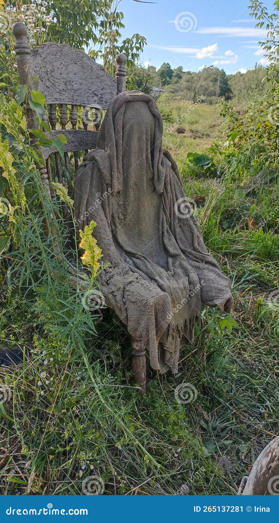Sculpture of a Ghost in the Garden Stock Image - Image of leaf ...